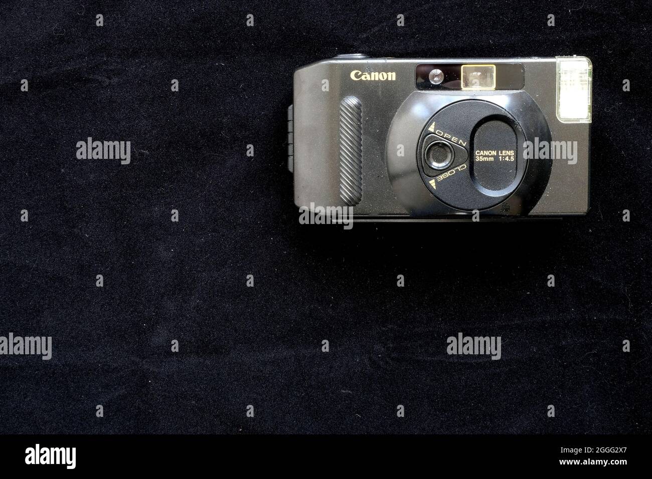 Canon camera 1985 hi-res stock photography and images - Alamy