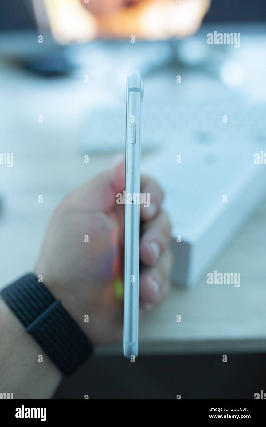 Iphone vertical wallpaper hi-res stock photography and images - Alamy