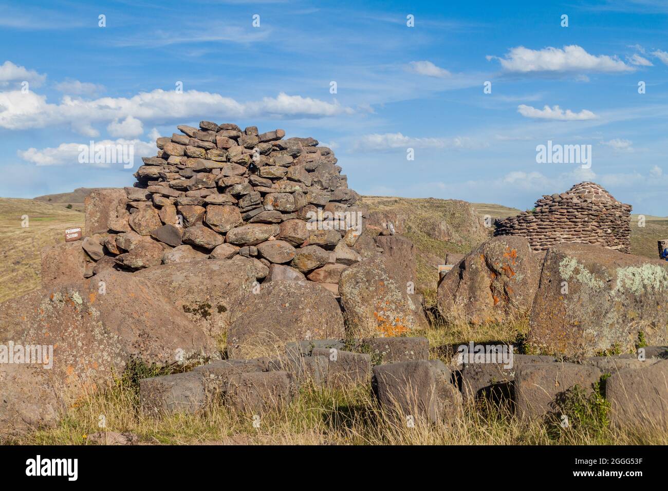 Funerary towers in Sillustani, Peru Stock Photo - Alamy