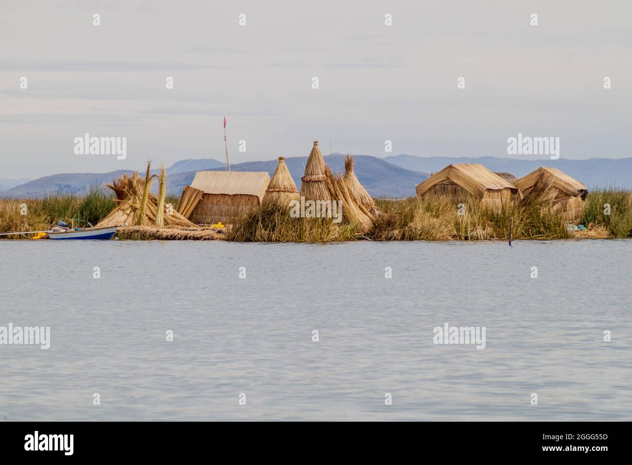 One of Uros floating islands, Titicaca lake, Peru Stock Photo - Alamy