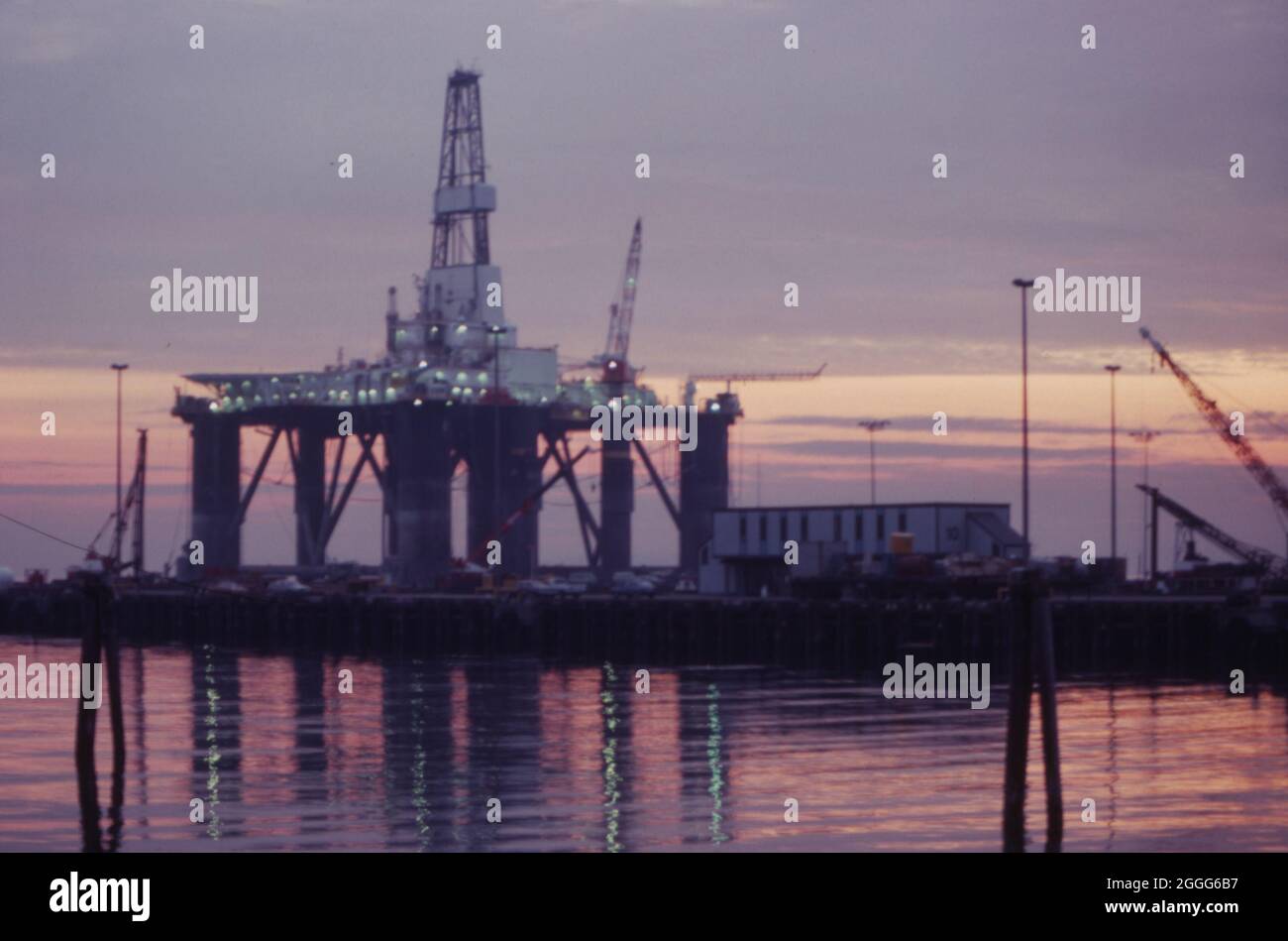 Technological platforms hi-res stock photography and images - Alamy
