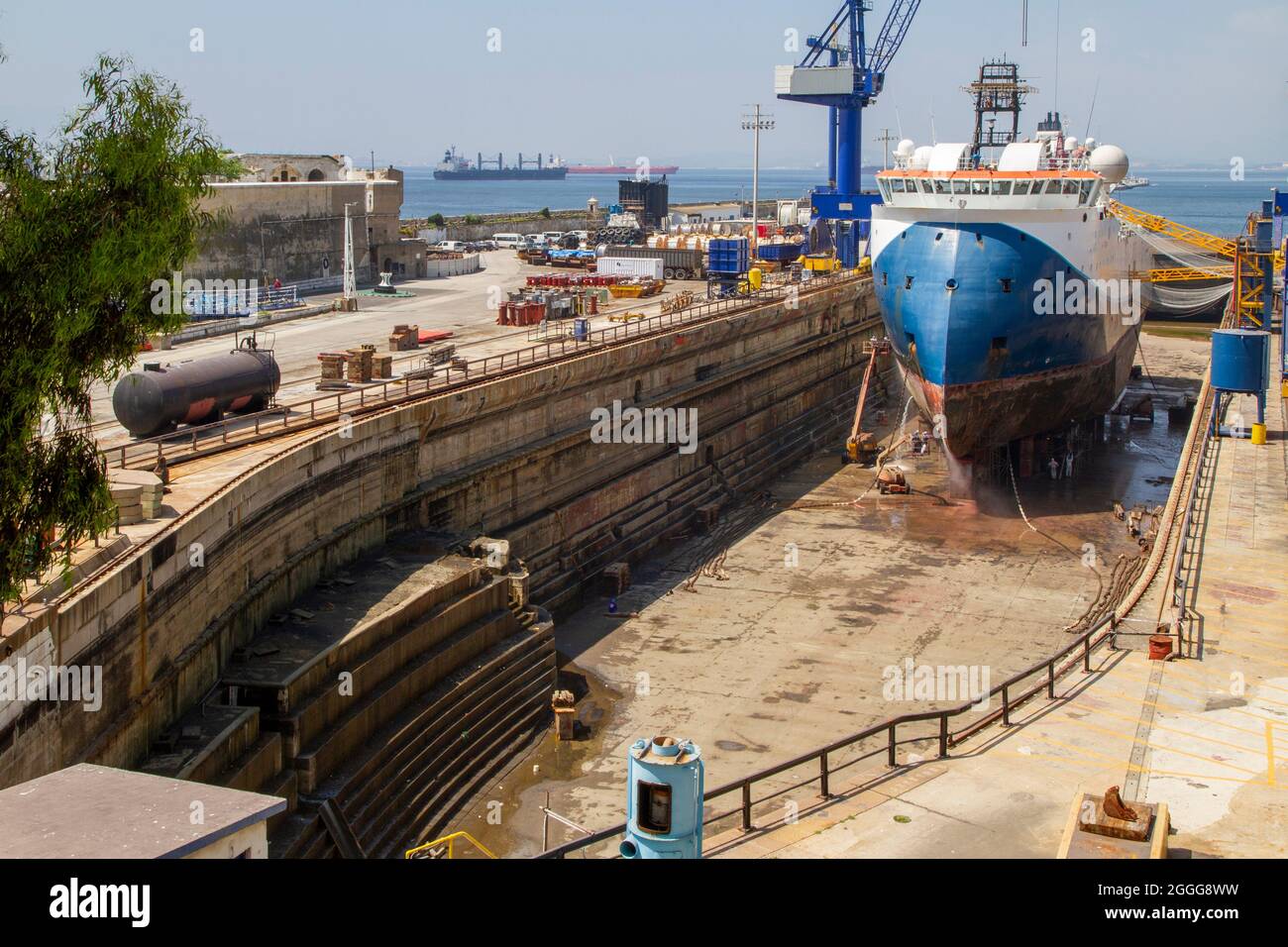 Gibraltar dockyard hi-res stock photography and images - Alamy