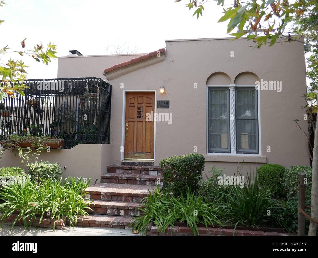 Striptease demi moore hi-res stock photography and images - Alamy