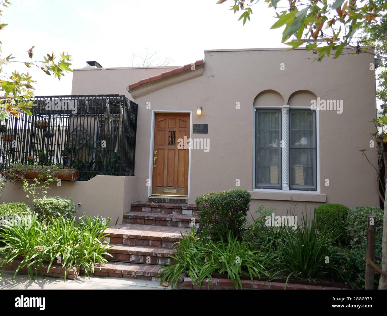 Striptease demi moore hi-res stock photography and images - Alamy