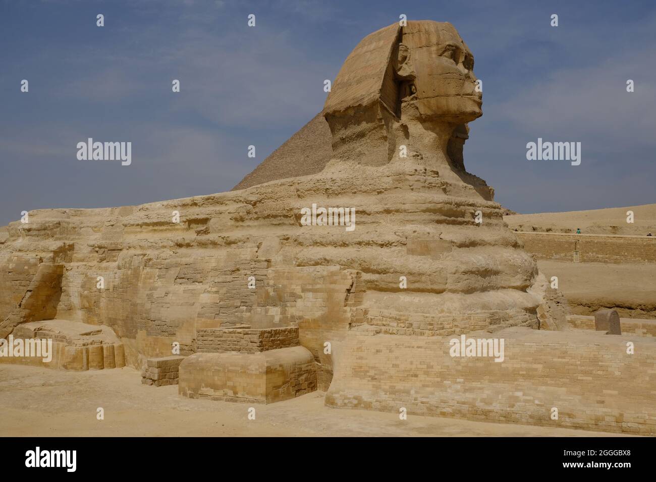 The great sphinx of giza and the pyramids hi-res stock photography and ...