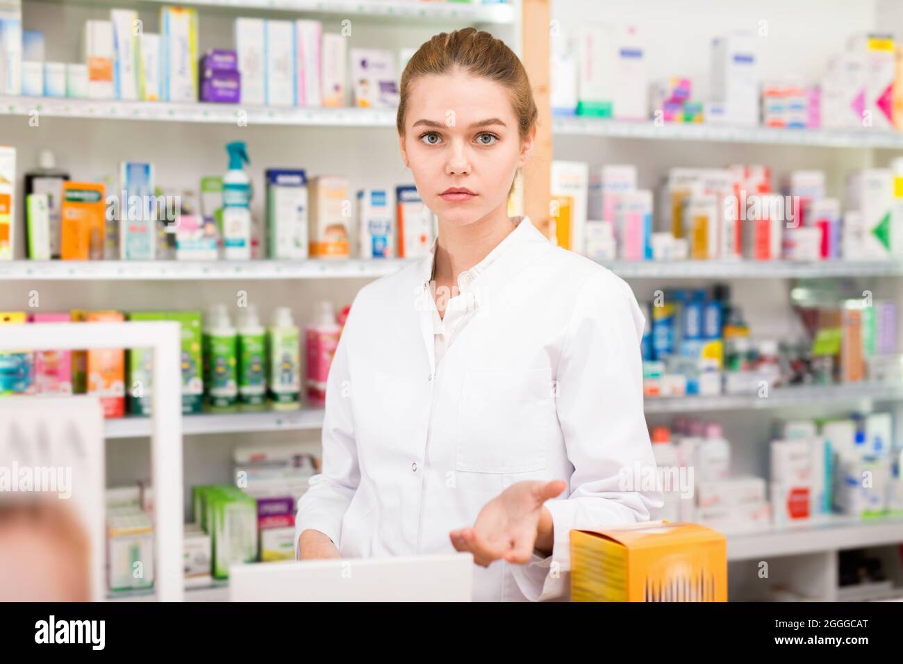 Laughing pharmacist hi-res stock photography and images - Alamy
