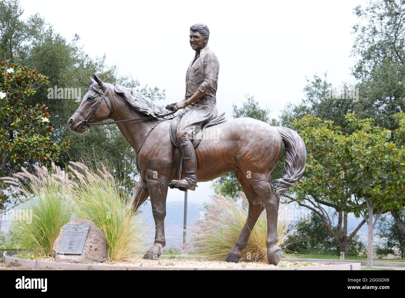The "Along the Trail" equestrian statue at Ronald Reagan Presidential ...