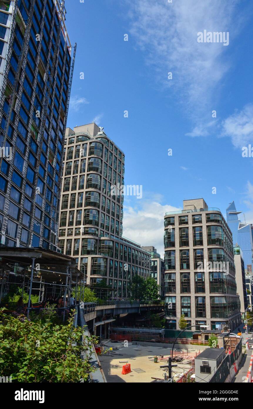 High line observation deck hi-res stock photography and images - Alamy