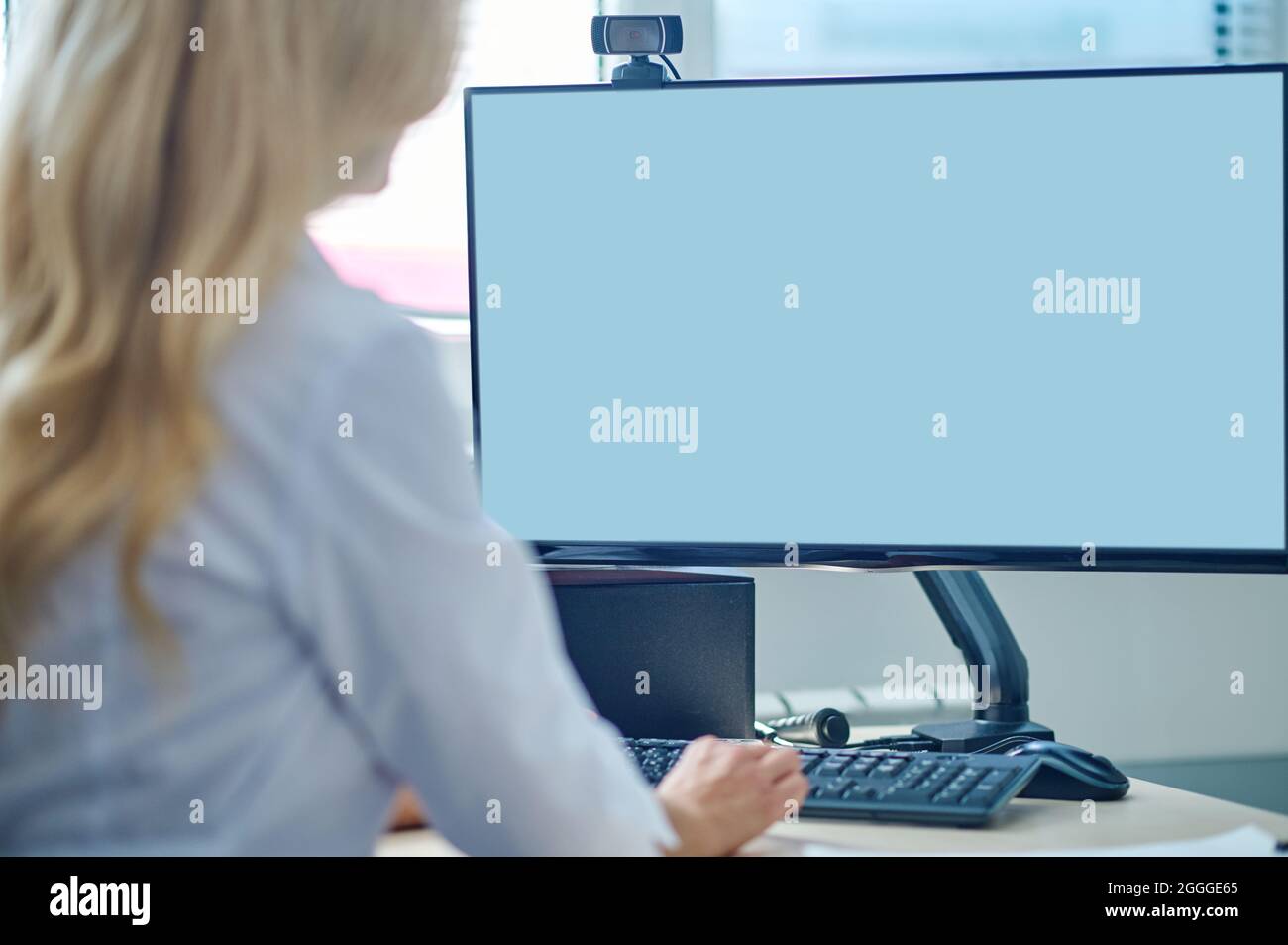 Person focused on computer hi-res stock photography and images - Alamy