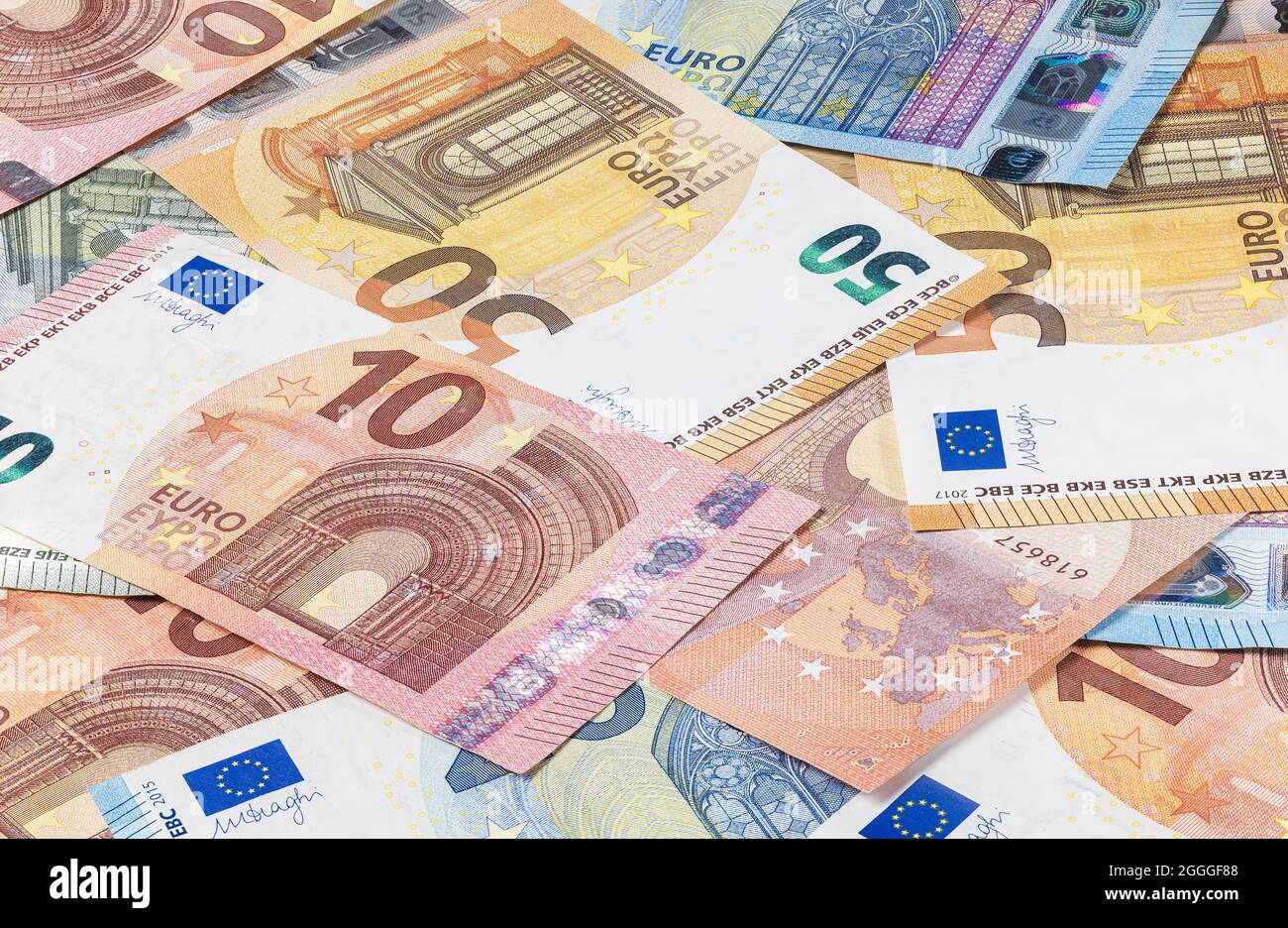Pile of euro banknotes hi-res stock photography and images - Alamy