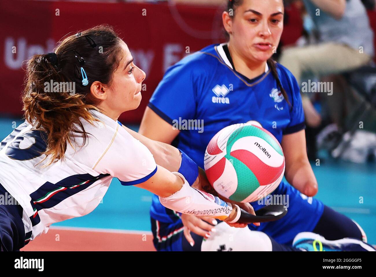Sitting volleyball hi-res stock photography and images - Alamy
