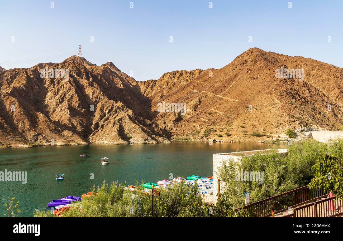 Mountains surrounding Al Al Rafisah Dam in Sharjah Emirate Stock Photo ...