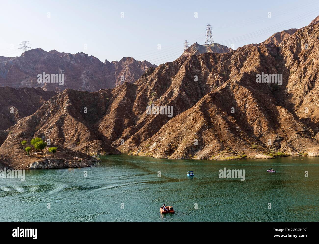 Mountains surrounding Al Al Rafisah Dam in Sharjah Emirate Stock Photo ...