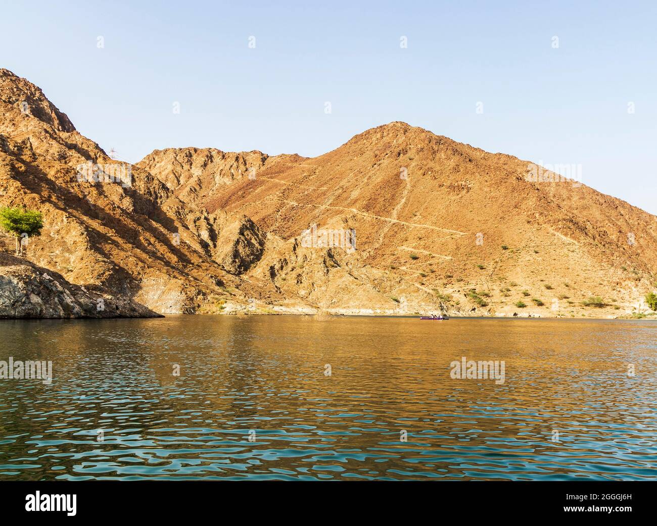 Mountains surrounding Al Al Rafisah Dam in Sharjah Emirate Stock Photo ...