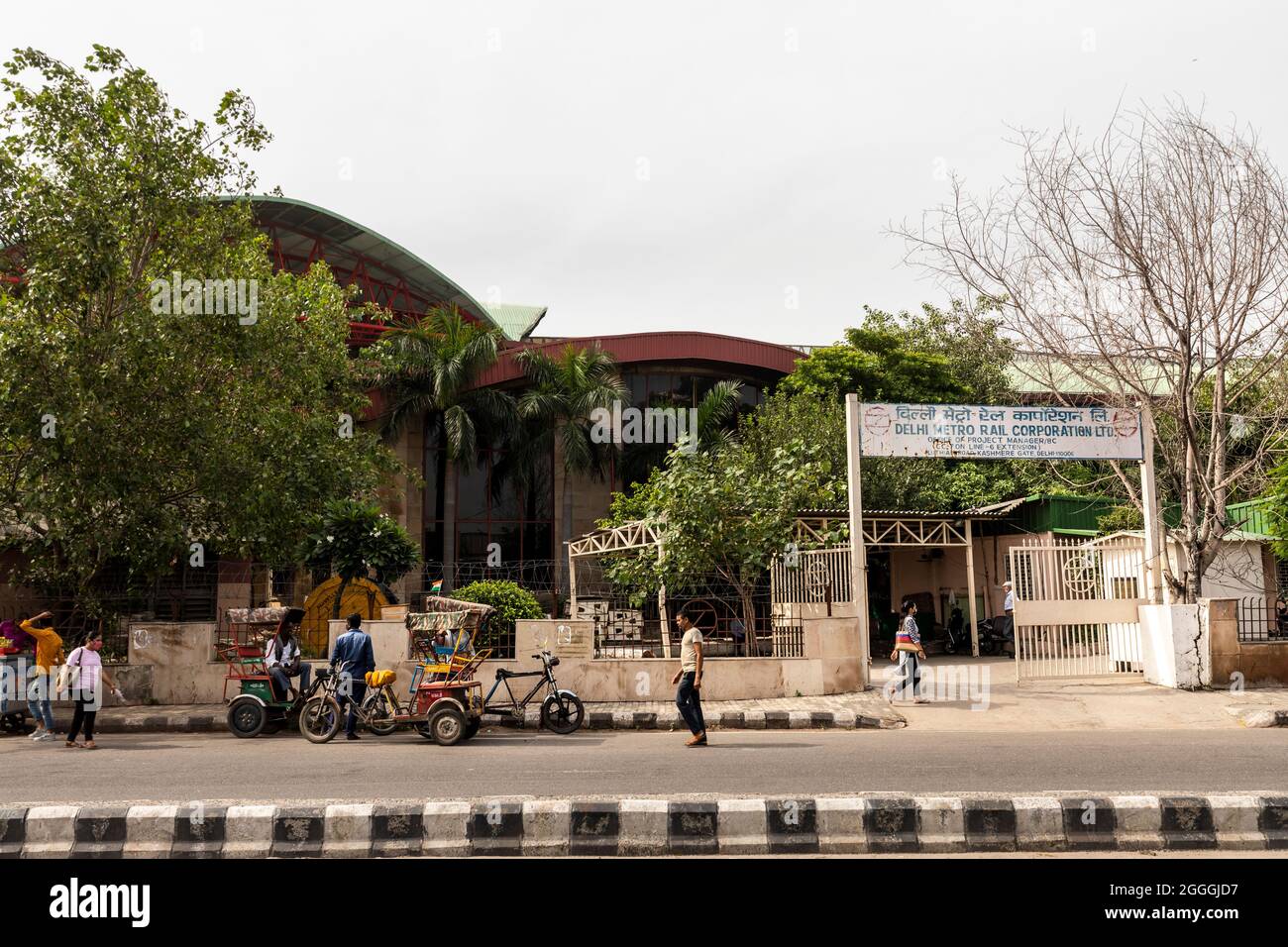 View of the entrance of Kashmere Gate metro station in Delhi Stock ...