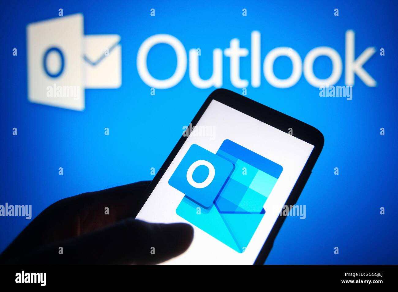 Microsoft outlook logo hi-res stock photography and images - Alamy