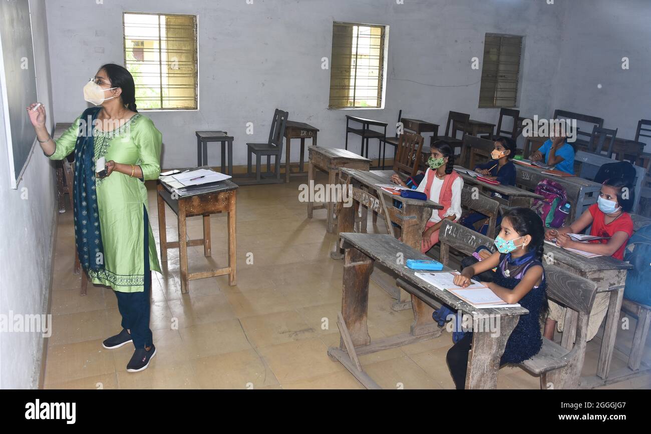 Person in education hi-res stock photography and images - Alamy