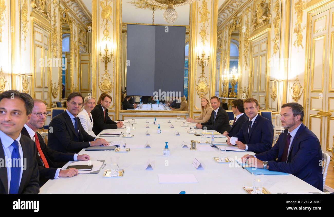 Outgoing Dutch Prime Minister Mark Rutte and French President Emmanuel ...