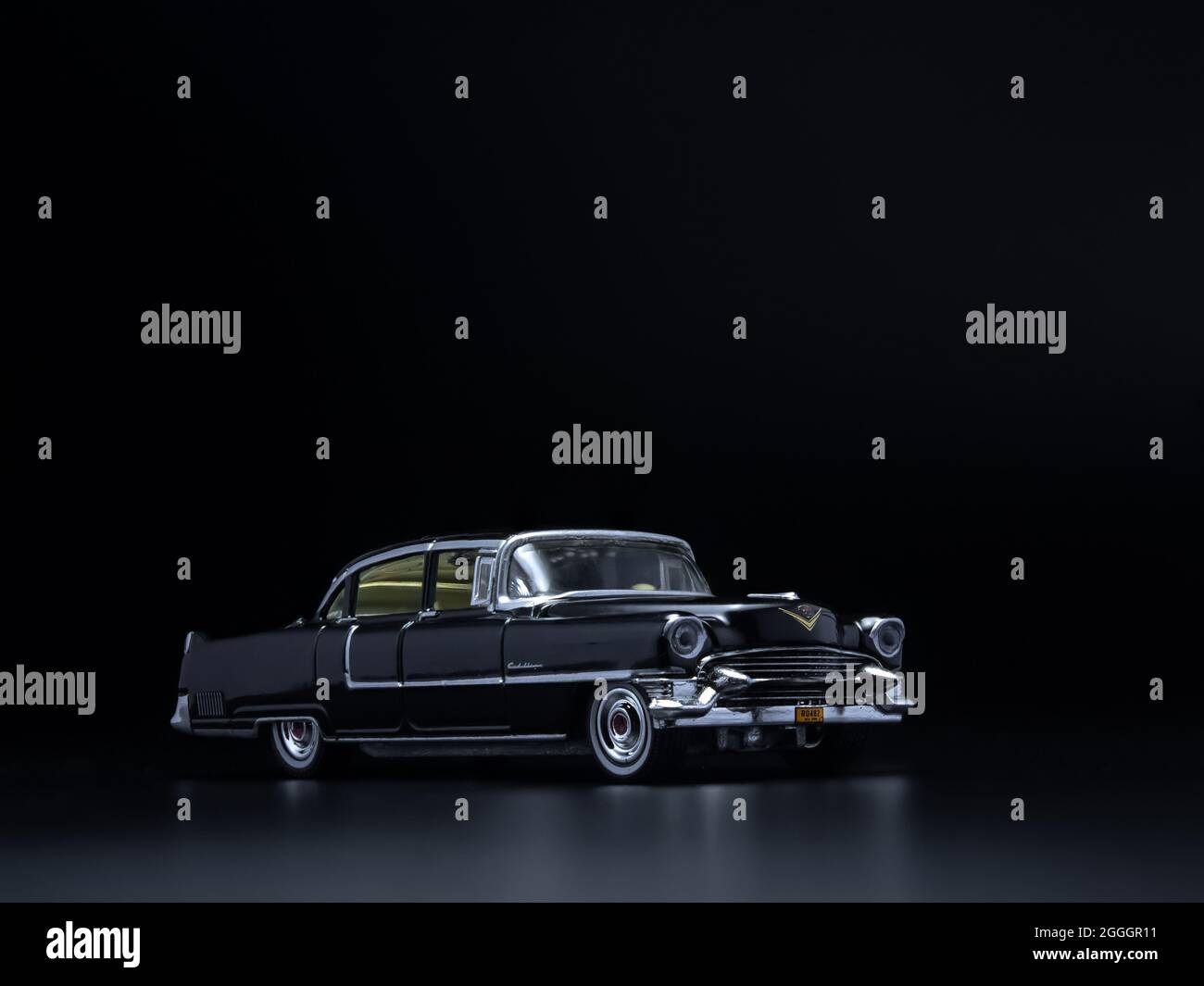 1/64 scale Greenlight black 1955 Cadillac Fleetwood diecast toy car on ...
