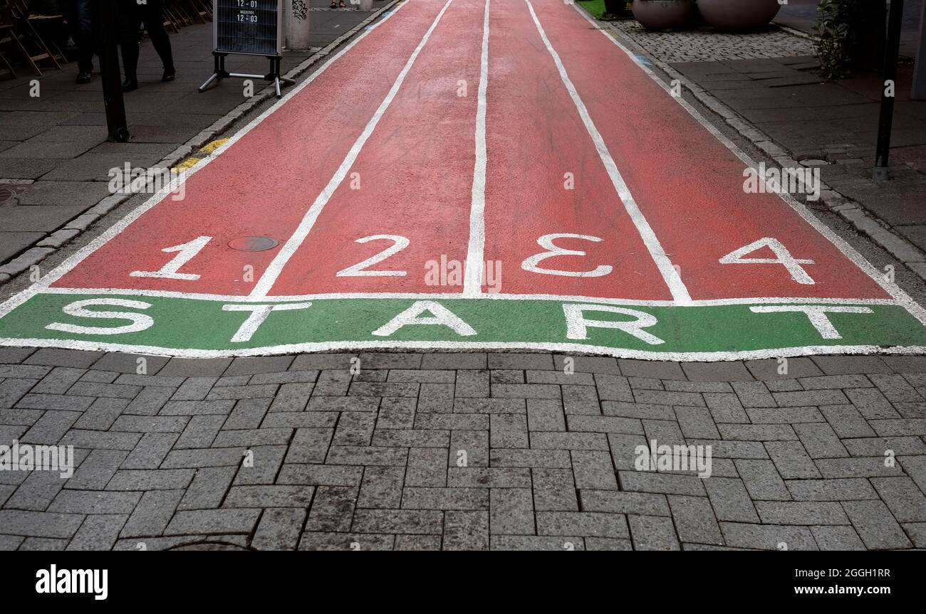 Running lanes hi-res stock photography and images - Alamy
