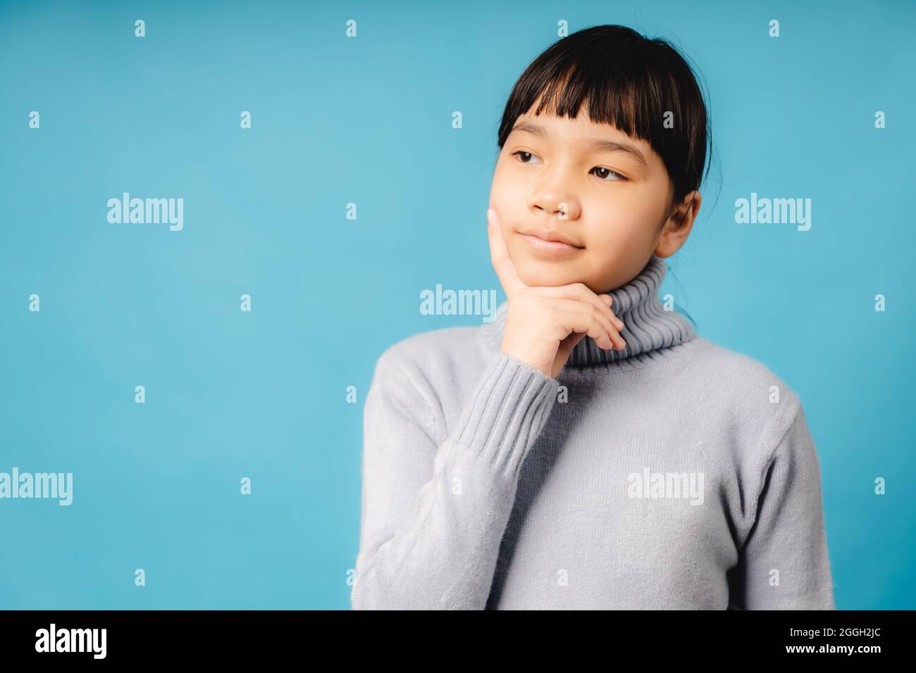 Portrait of Asian girl thinking and idea concept Stock Photo - Alamy