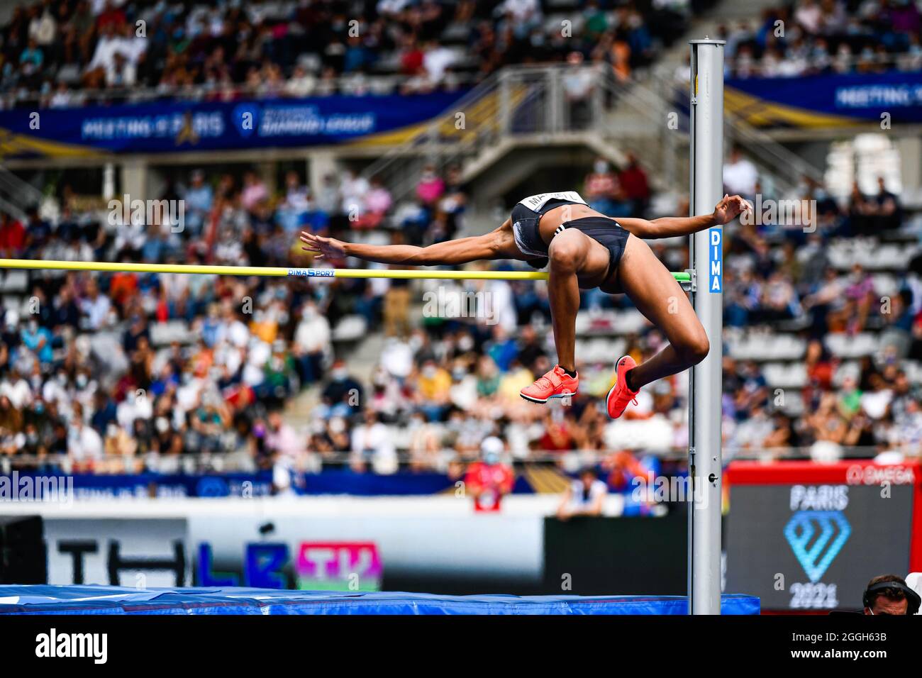 Laureen maxwell hi-res stock photography and images - Alamy