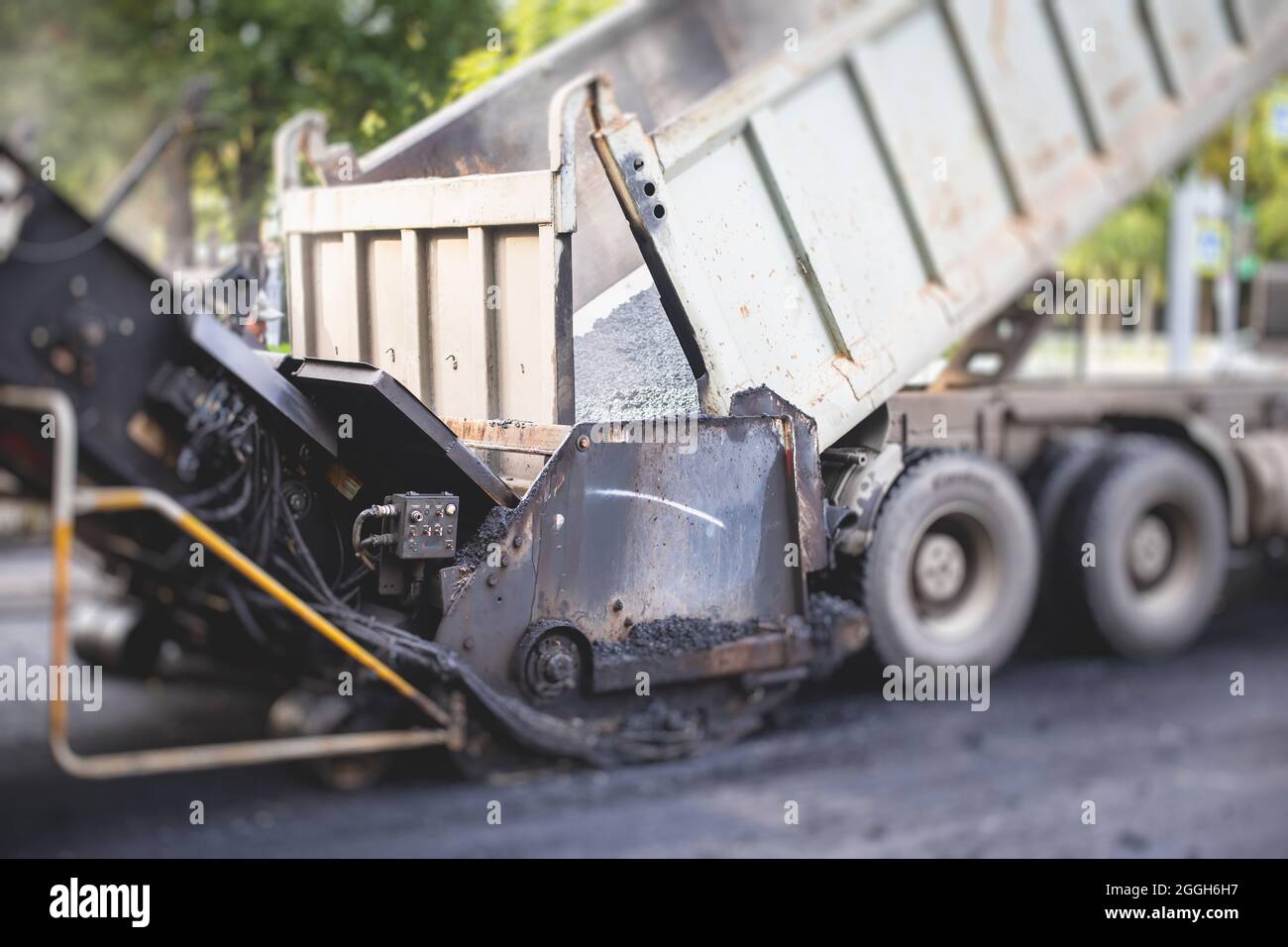 Asphalt material transfer vehicle hi-res stock photography and images ...