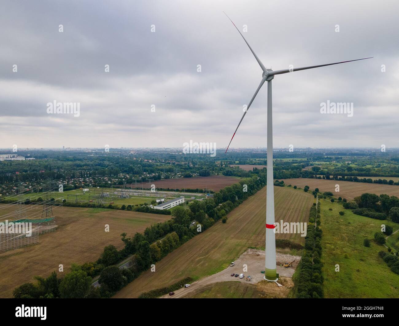 Berlin, Germany. 01st Sep, 2021. The wind turbine under construction in ...