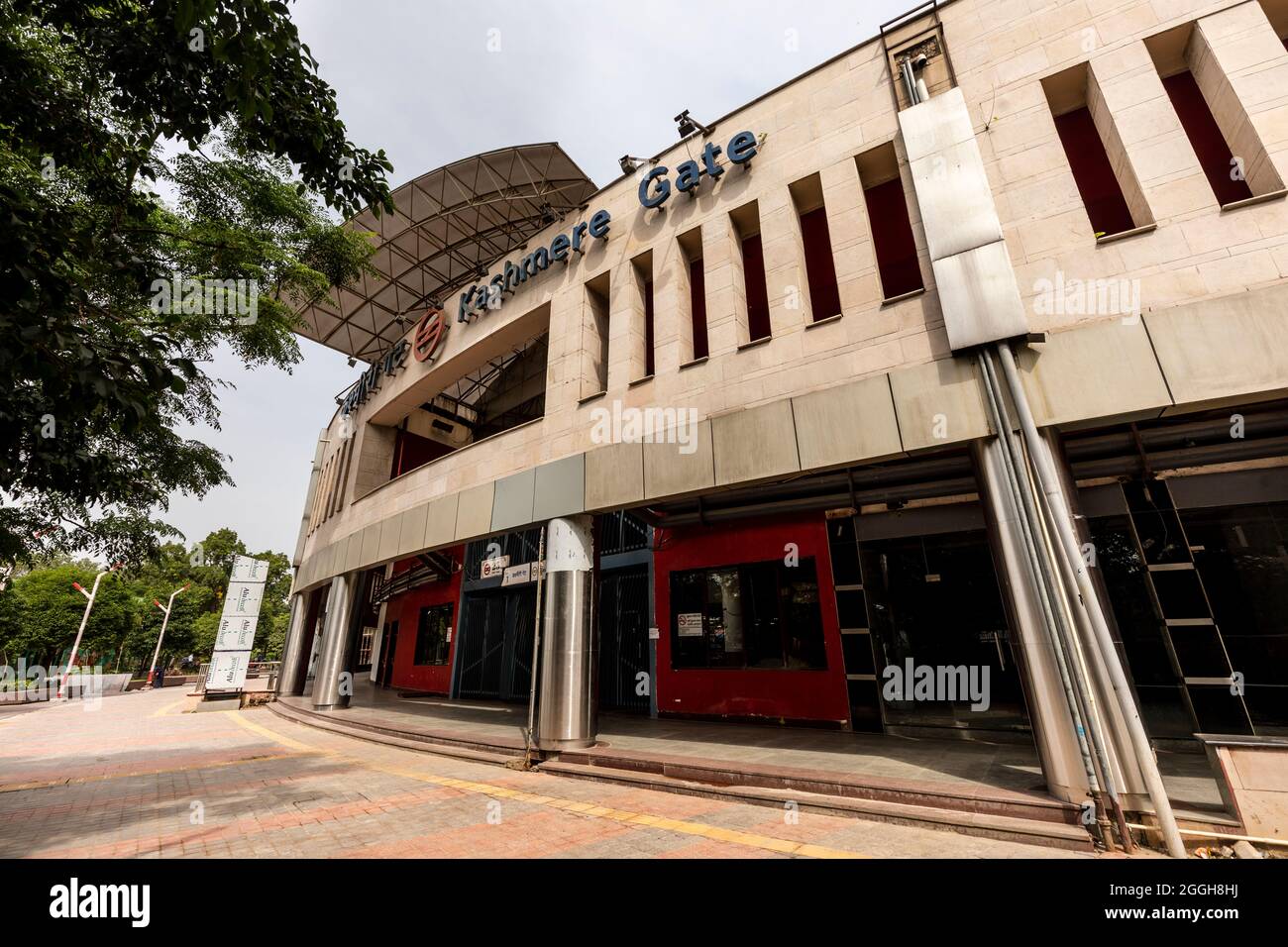 View of the entrance of Kashmere Gate metro station in Delhi Stock ...