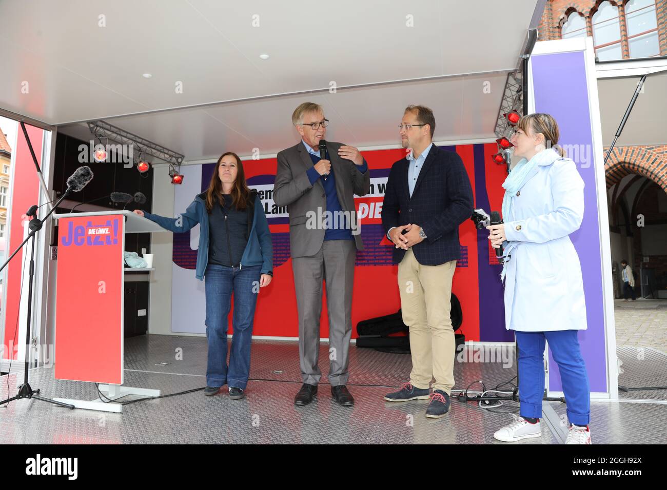Janine Wissler, Dietmar Bartsch, Sebastian Lange und Olga Fot bei der ...