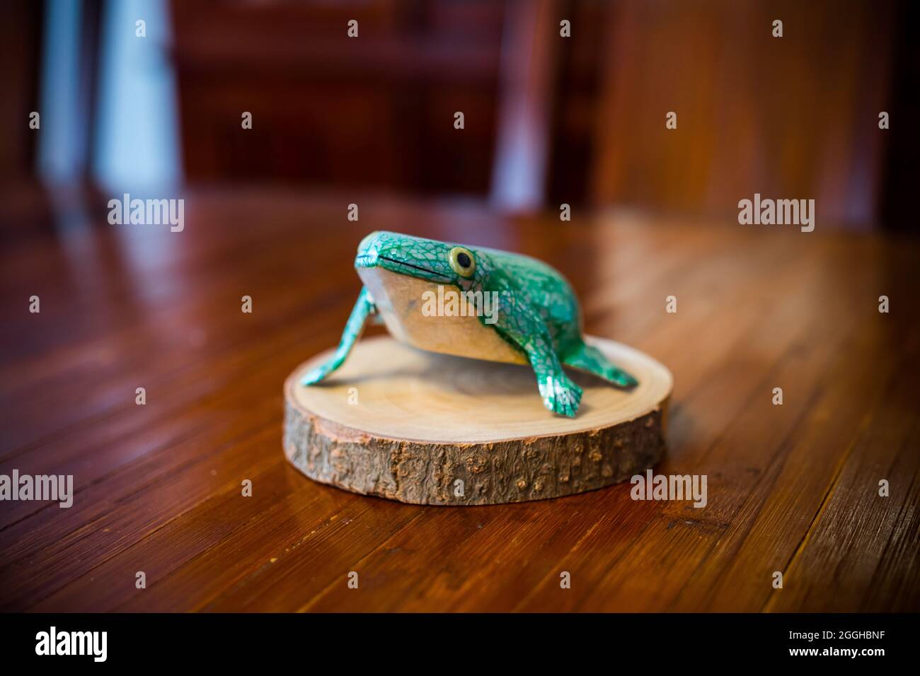 Fake frog hi-res stock photography and images - Alamy