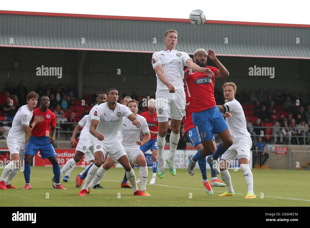 Joe Partington of Bromley and Paul McCallum of Dagenham during Dagenham ...