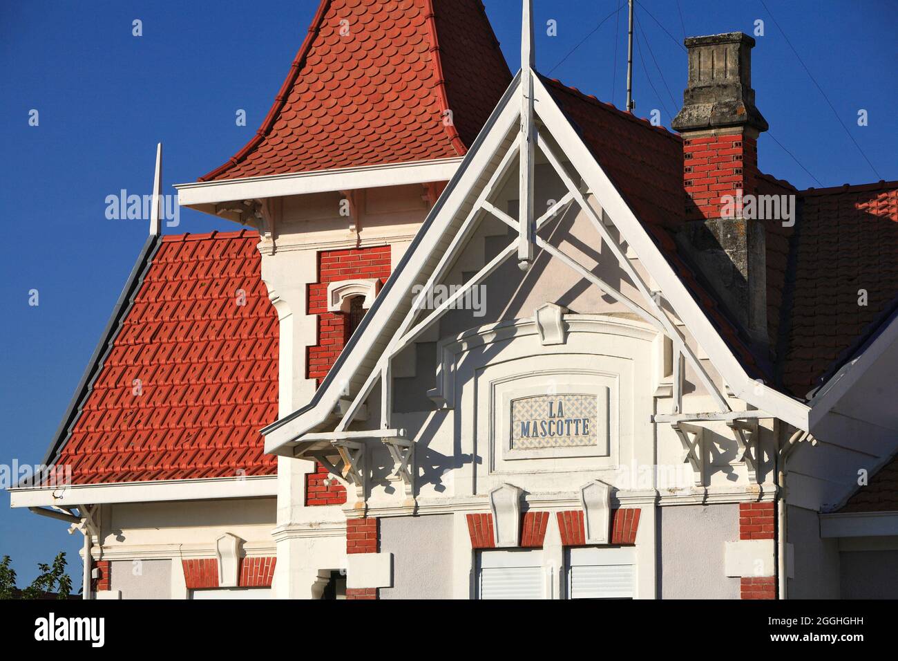 FRANCE. GIRONDE (33) MEDOC. BEAUTIFUL VILLAS OF SOULAC-SUR-MER Stock ...