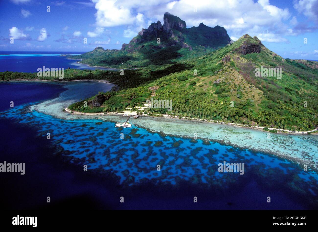 FRENCH POLYNESIA. BORA BORA ISLAND (AERIAL VIEW Stock Photo - Alamy