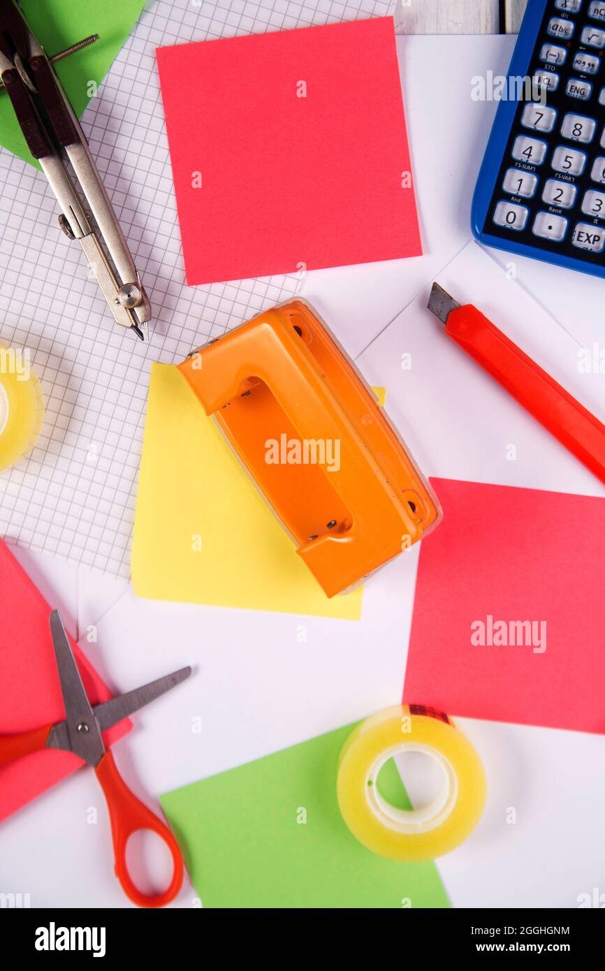 Presentations of various essential accessories for the modern school ...