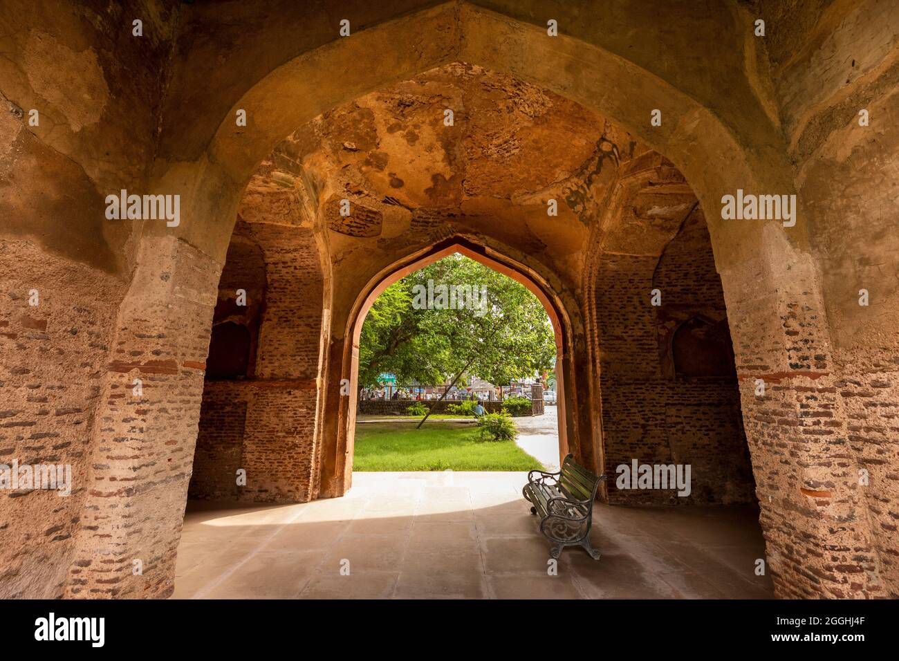 View of the famous Kashmere Gate monument in north Delhi Stock Photo ...