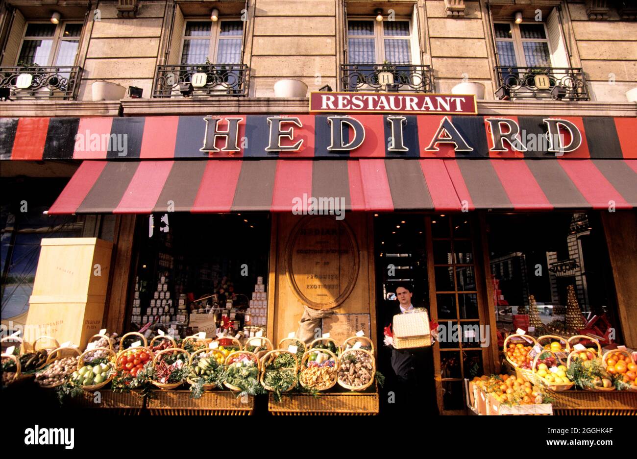 FRANCE. PARIS (75) LUXURY HEDIARD STORE (MADELEINE SQUARE), DISPLAYS OF ...