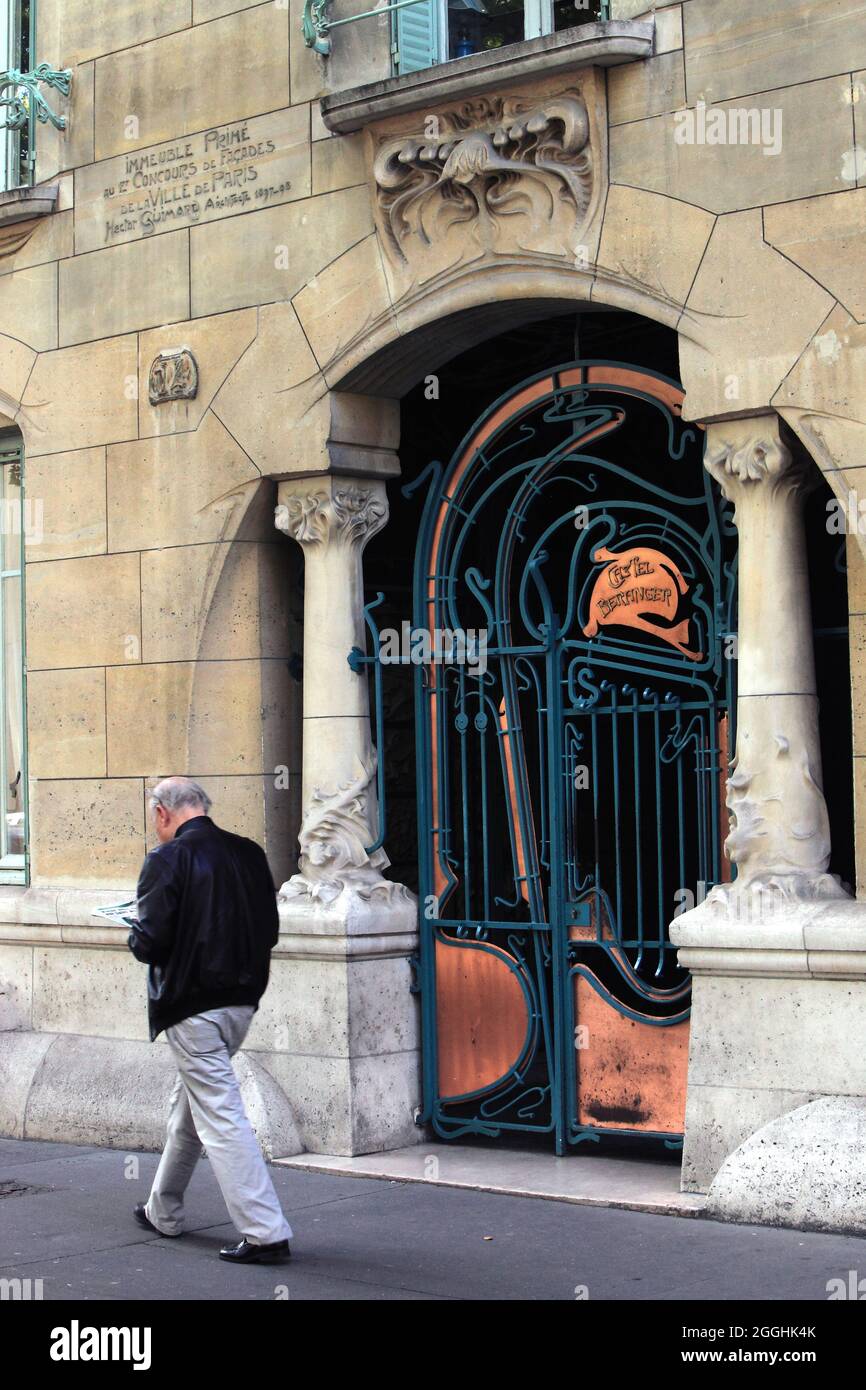 FRANCE. PARIS (75) XVI ARRONDISSEMENT. THE CASTEL BERANGER BUIDING ...