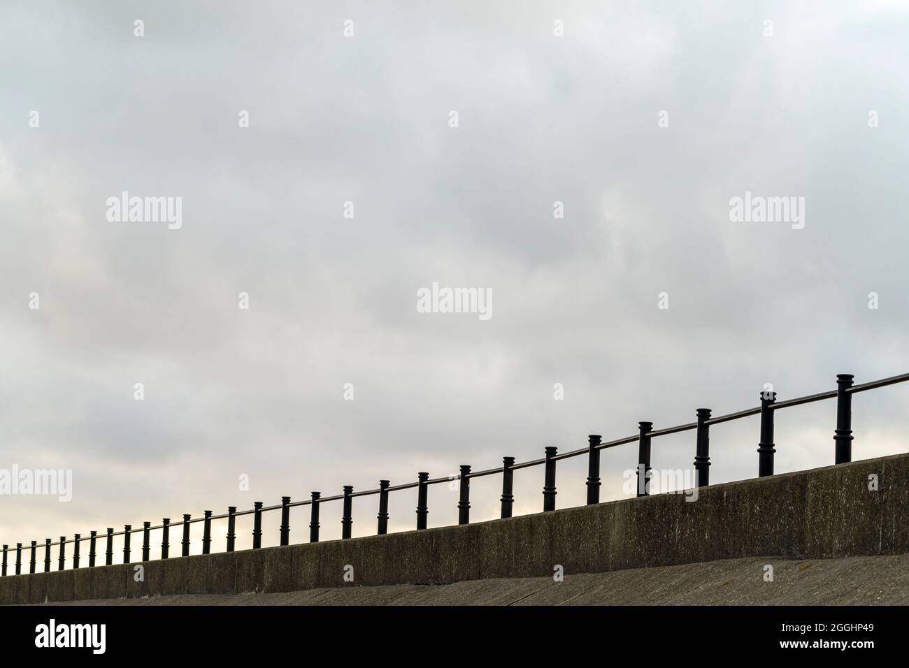 Iron railings a top a wall hi-res stock photography and images - Alamy
