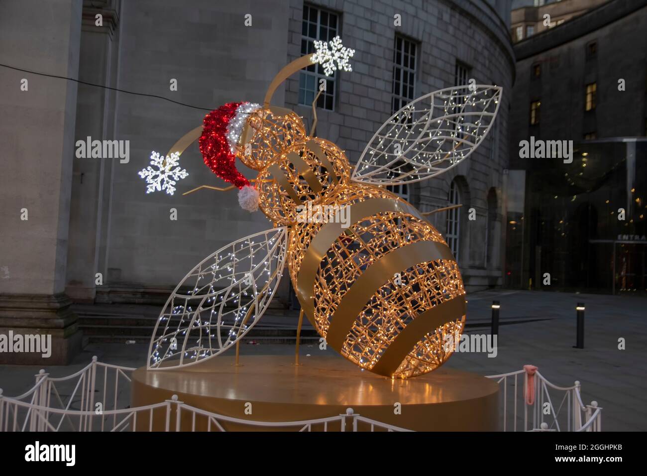 Christmas Bee At Manchester England 8-12-2019 Stock Photo - Alamy