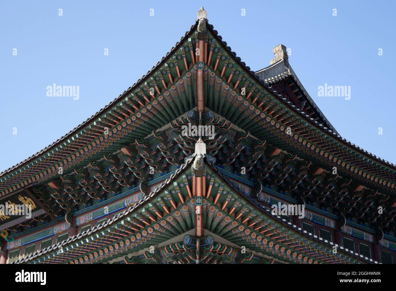 Korean traditional facade drawing hi-res stock photography and images ...