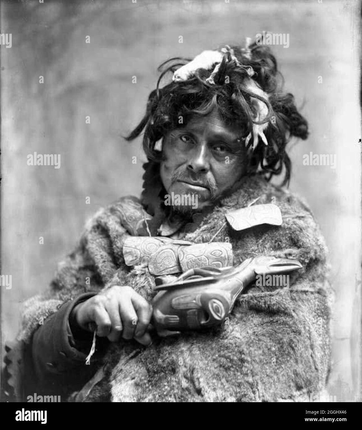 Tlinglit shaman hi-res stock photography and images - Alamy