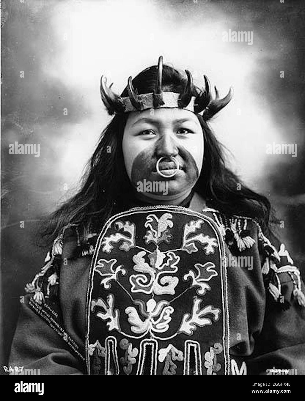 Native portraiture Black and White Stock Photos & Images - Alamy