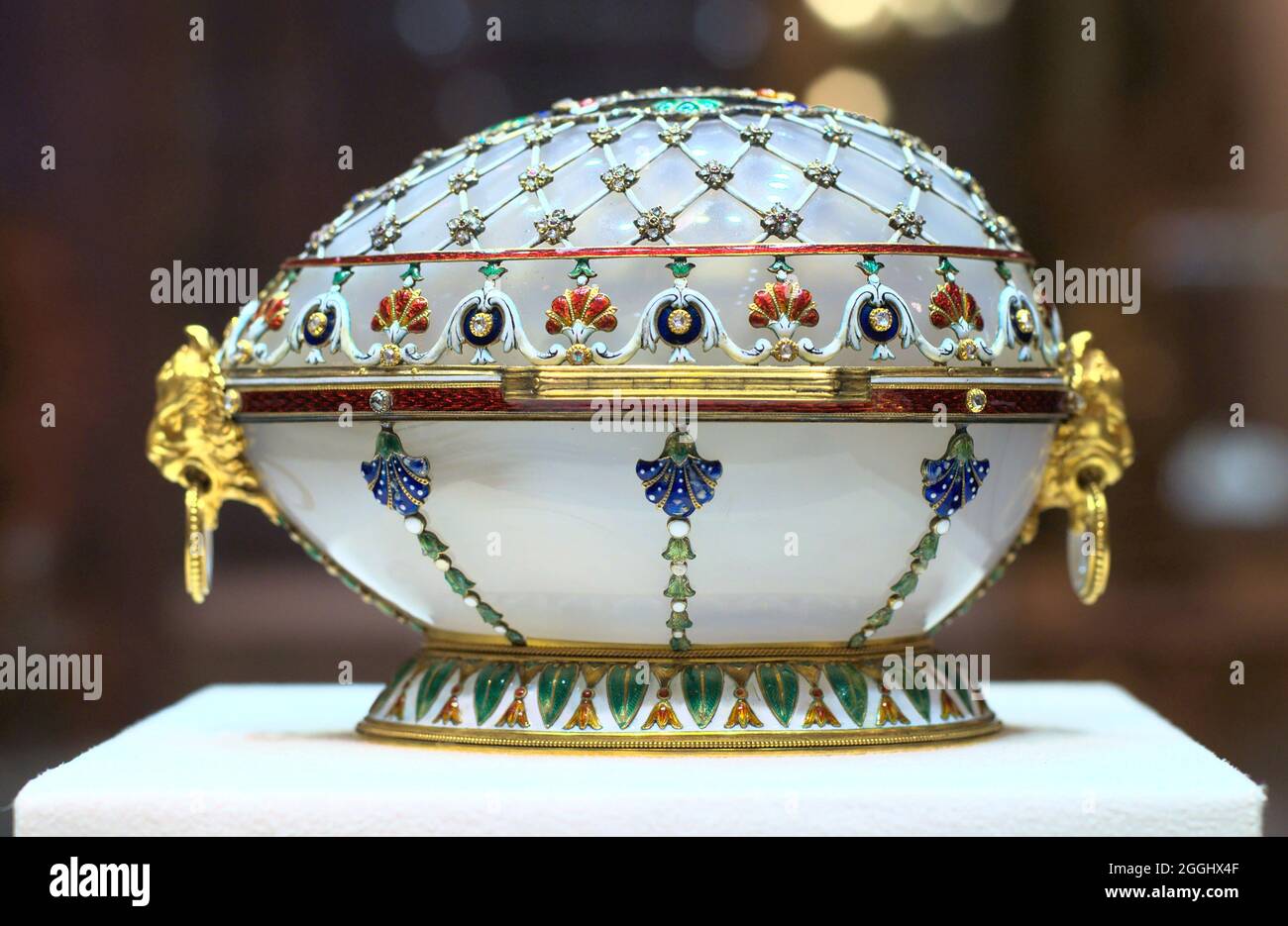 Antique faberge egg hi-res stock photography and images - Alamy