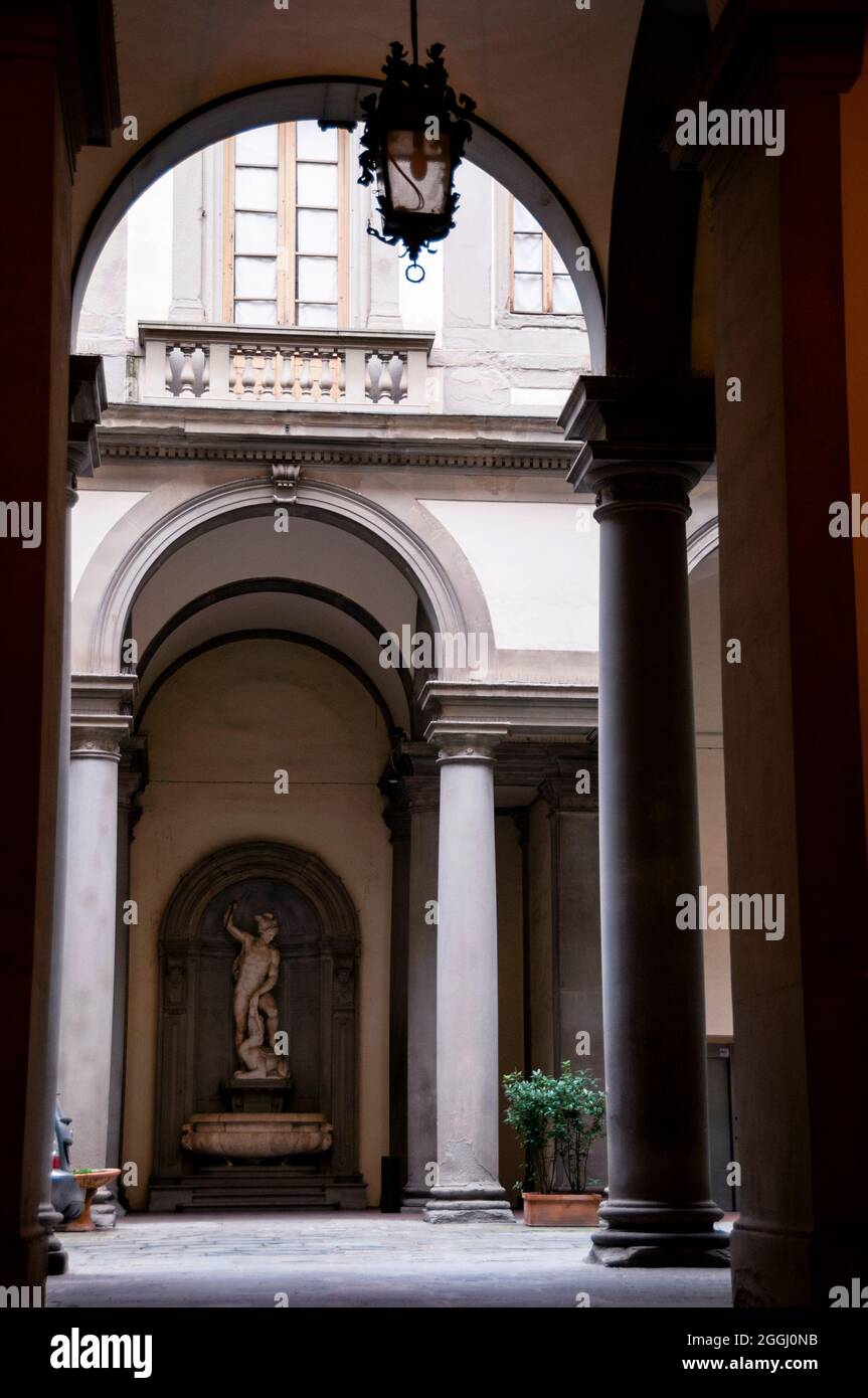 Doric arches hi-res stock photography and images - Alamy