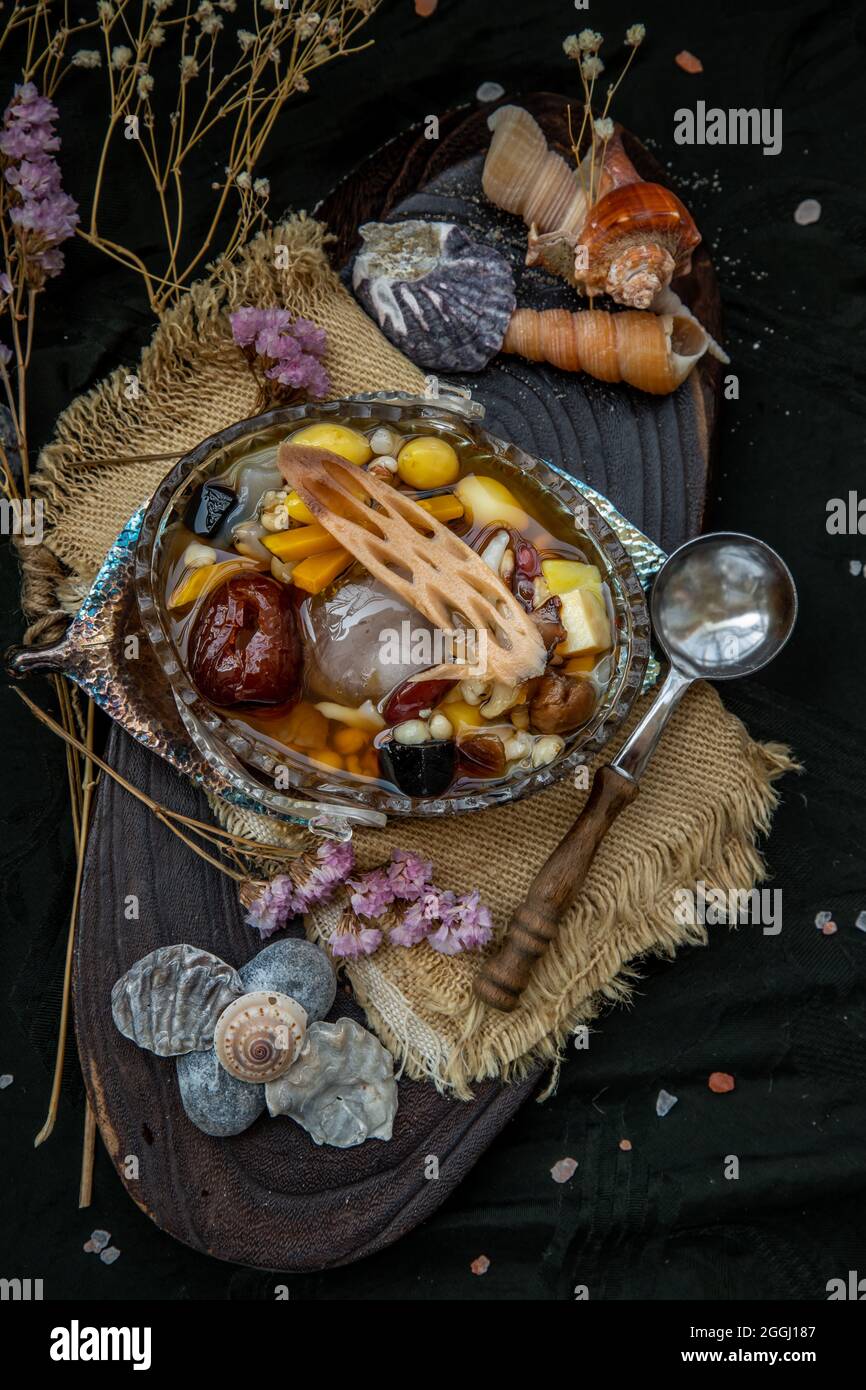 Sweet dessert : kind of Chinese dessert with boil sugar syrup is ...