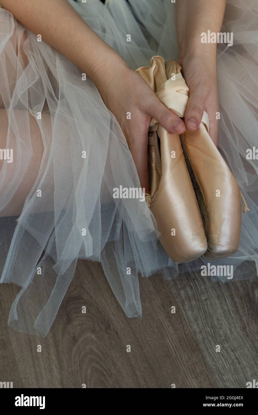 woman's legs dancing ballet Stock Photo - Alamy