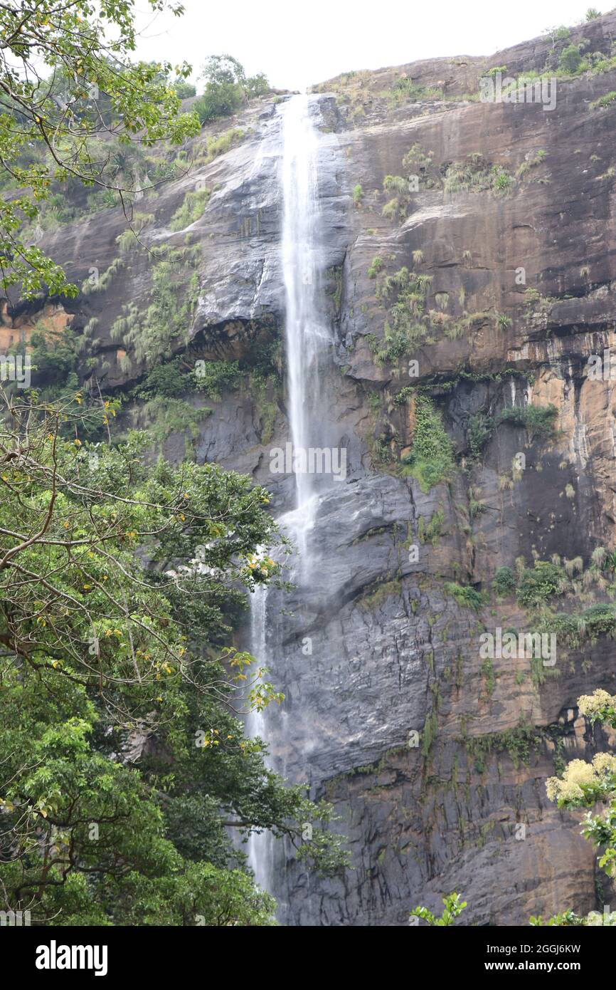 Diyaluma falls sri lanka hi-res stock photography and images - Alamy