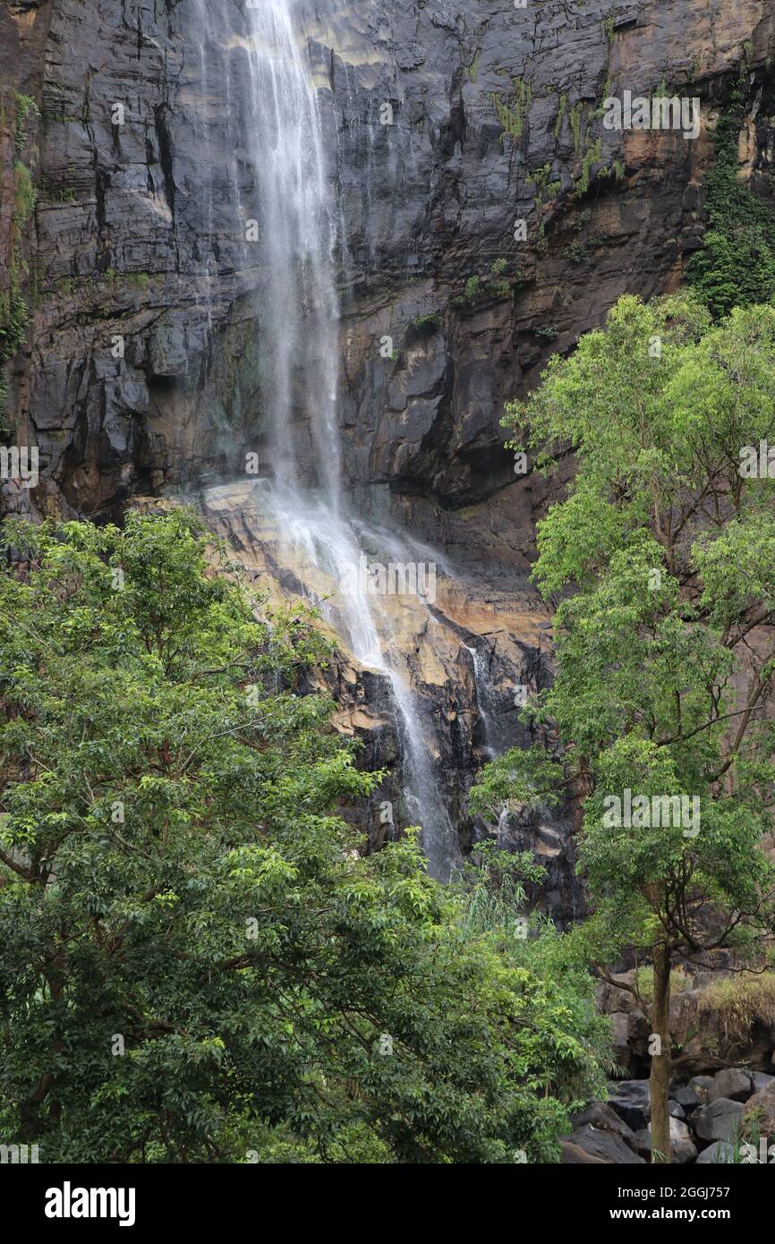 Lower part of the Diyaluma waterfall in Sri Lanka Stock Photo - Alamy