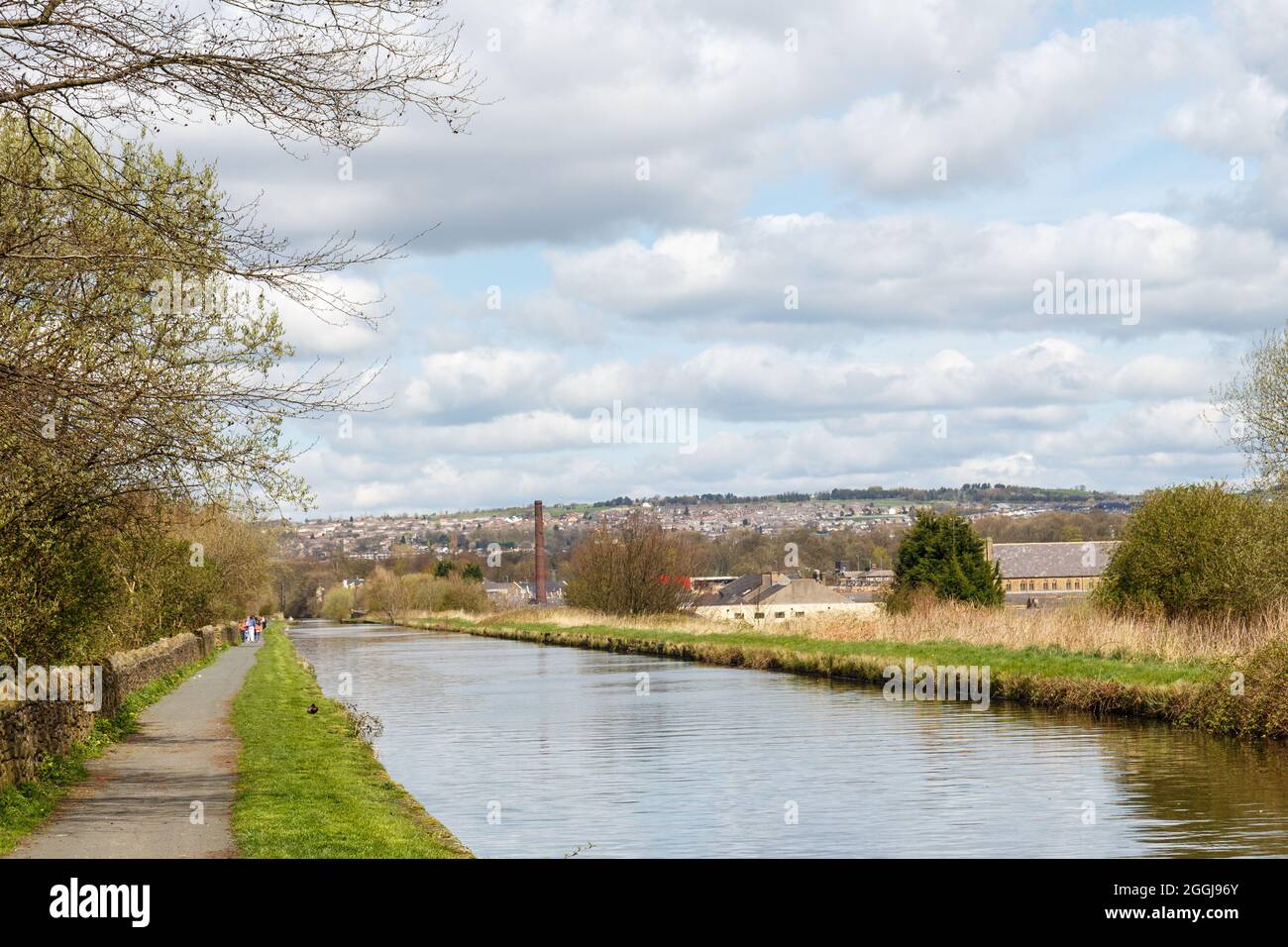 The Leeds and Liverpool canal at Burnley Stock Photo - Alamy